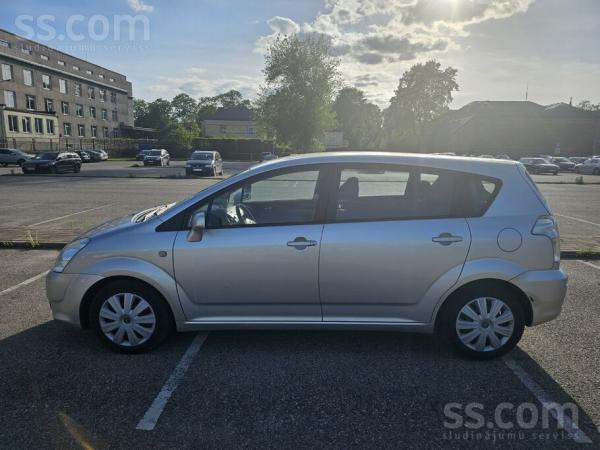 Toyota Corolla Verso 2005 Jelgava, ar dzinēja tilpumu 2.00 L un nobraukumu 410 tūkst. km par 2000 €, foto 4 vietnē AUTOMOTO.COM.LV