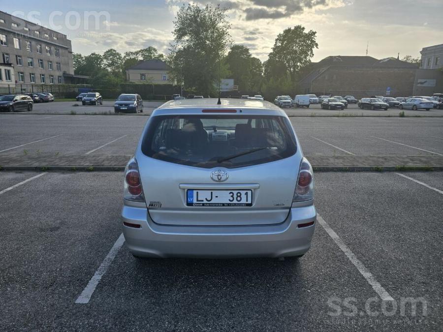 Toyota Corolla Verso 2005 in Jelgava, with an engine capacity of 2.00 L and mileage of 410 thousand km for 2000 €, photo 7 on AUTOMOTO.COM.LV
