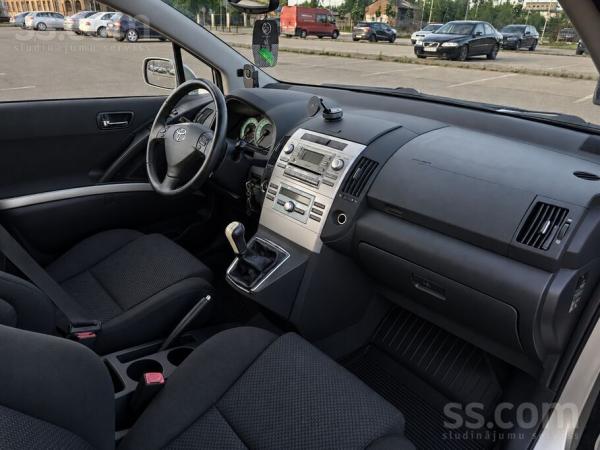 Toyota Corolla Verso 2005 Jelgava, ar dzinēja tilpumu 2.00 L un nobraukumu 410 tūkst. km par 2000 €, foto 9 vietnē AUTOMOTO.COM.LV
