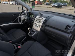 Toyota Corolla Verso 2005 in Jelgava, with an engine capacity of 2.00 L and mileage of 410 thousand km for 2000 €, photo 10 on AUTOMOTO.COM.LV