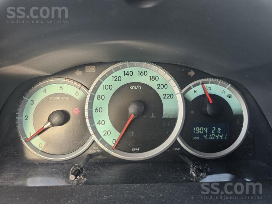 Toyota Corolla Verso 2005 in Jelgava, with an engine capacity of 2.00 L and mileage of 410 thousand km for 2000 €, photo 20 on AUTOMOTO.COM.LV
