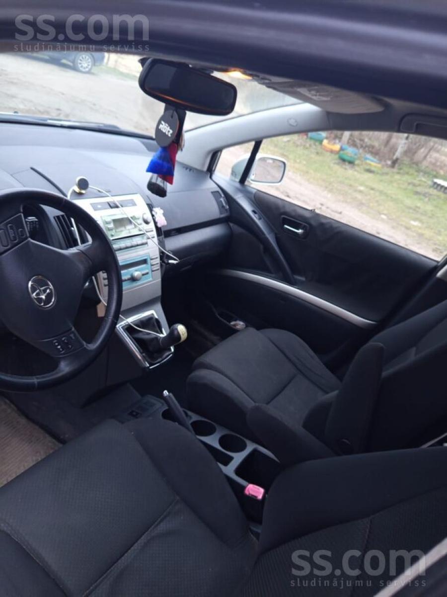 Toyota Corolla Verso 2005 in Kuldiga, with an engine capacity of 2.00 L and mileage of 393 thousand km for 1600 €, photo 3 on AUTOMOTO.COM.LV
