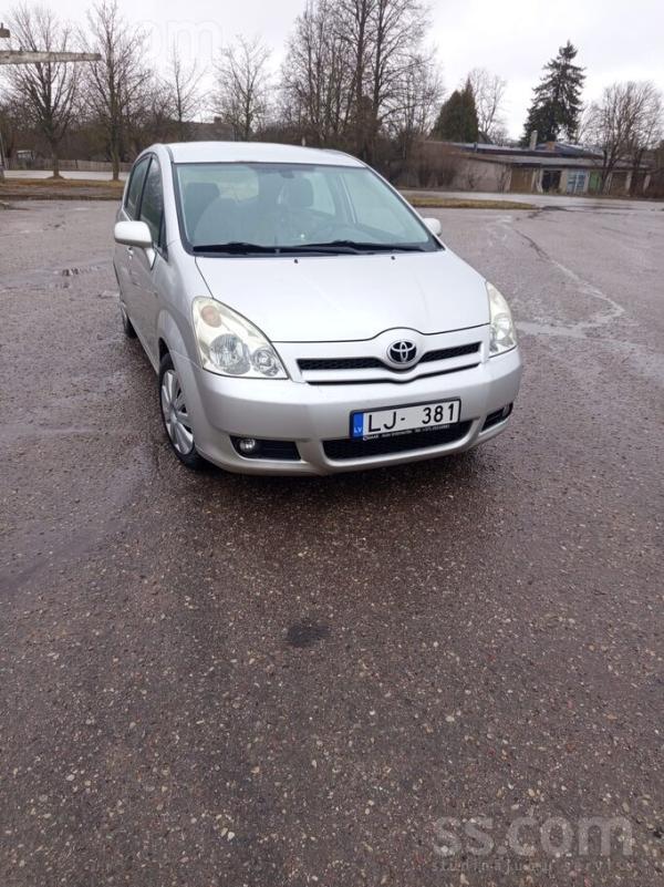 Toyota Corolla Verso 2005 in Kuldiga, with an engine capacity of 2.00 L and mileage of 393 thousand km for 1600 €, photo 5 on AUTOMOTO.COM.LV