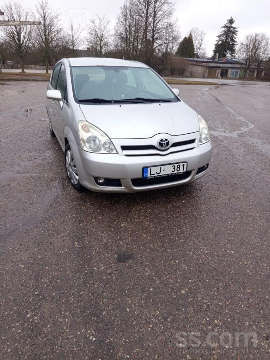 Toyota Corolla Verso 2005 in Kuldiga, with an engine capacity of 2.00 L and mileage of 393 thousand km for 1600 €, photo 6 on AUTOMOTO.COM.LV