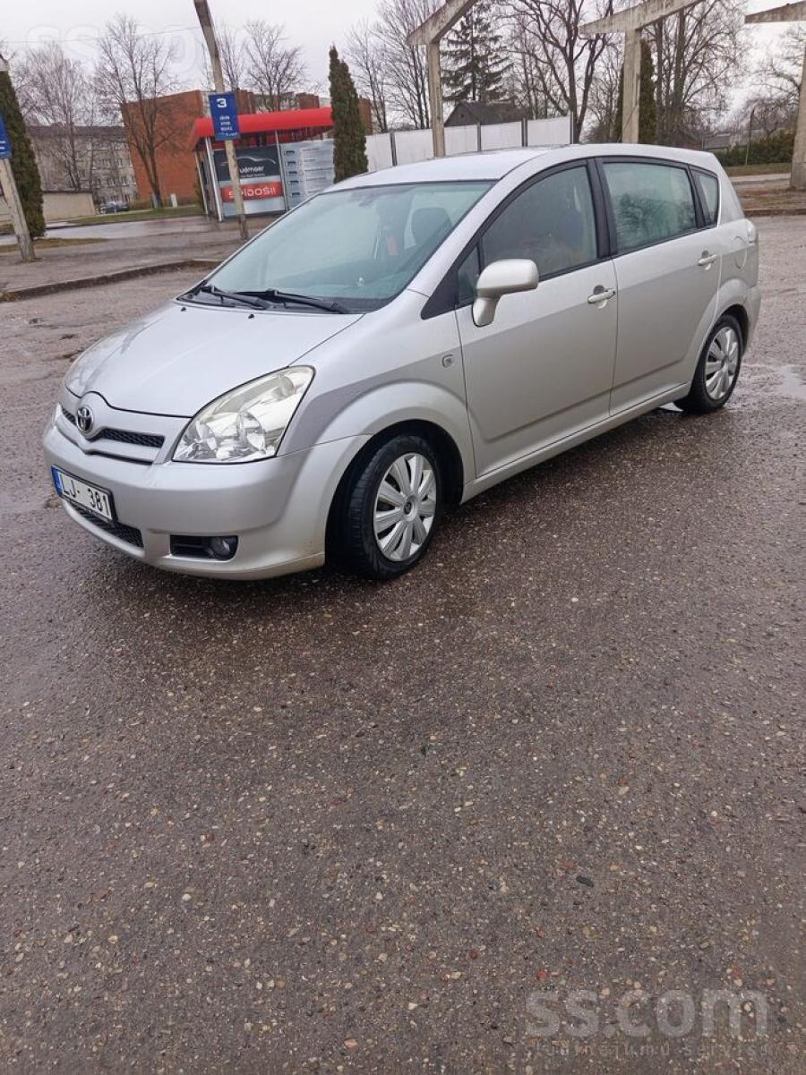 Toyota Corolla Verso 2005 in Kuldiga, with an engine capacity of 2.00 L and mileage of 393 thousand km for 1600 €, photo 8 on AUTOMOTO.COM.LV