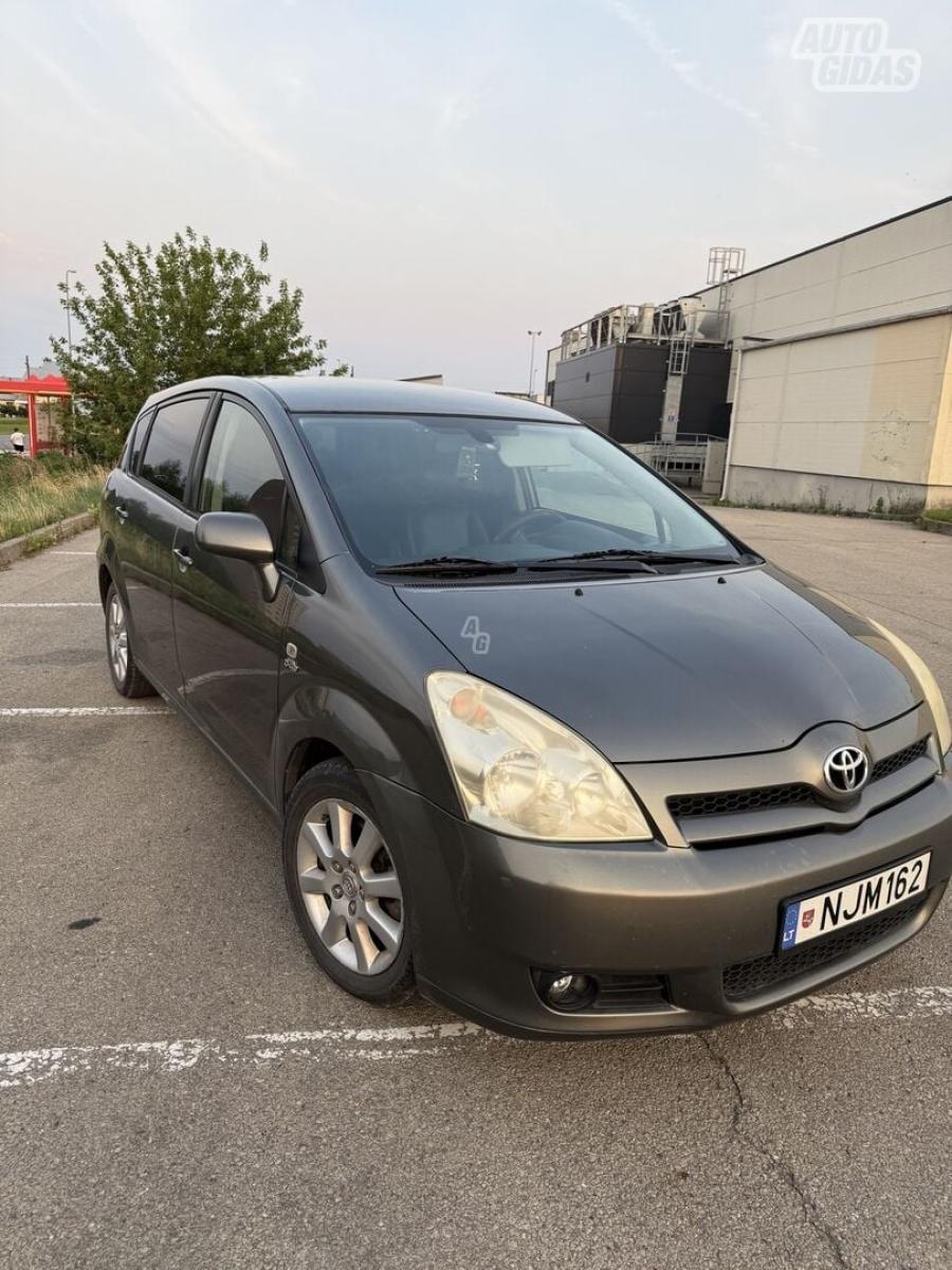 Toyota Corolla Verso 2005 Radviliškis, ar dzinēja tilpumu 2.00 L un nobraukumu 380 tūkst. km par 1550 €, foto 4 vietnē AUTOMOTO.COM.LV