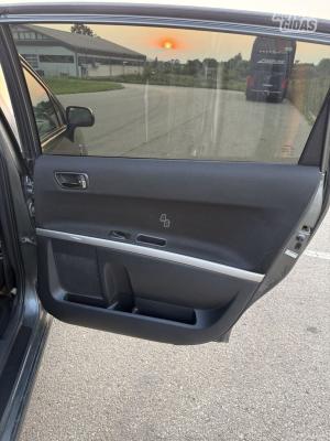 Toyota Corolla Verso 2005 Radviliškis, ar dzinēja tilpumu 2.00 L un nobraukumu 380 tūkst. km par 1550 €, foto 8 vietnē AUTOMOTO.COM.LV