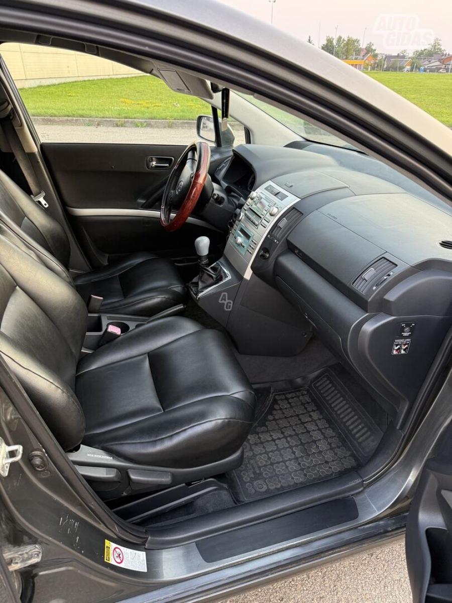 Toyota Corolla Verso 2005 Radviliškis, ar dzinēja tilpumu 2.00 L un nobraukumu 380 tūkst. km par 1550 €, foto 11 vietnē AUTOMOTO.COM.LV