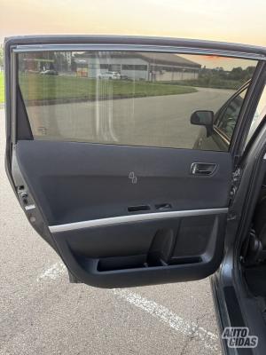 Toyota Corolla Verso 2005 Radviliškis, ar dzinēja tilpumu 2.00 L un nobraukumu 380 tūkst. km par 1550 €, foto 12 vietnē AUTOMOTO.COM.LV