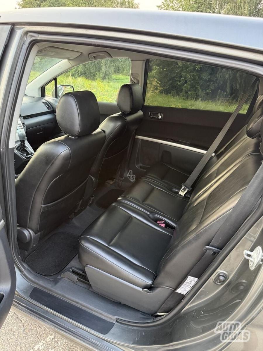 Toyota Corolla Verso 2005 Radviliškis, ar dzinēja tilpumu 2.00 L un nobraukumu 380 tūkst. km par 1550 €, foto 13 vietnē AUTOMOTO.COM.LV