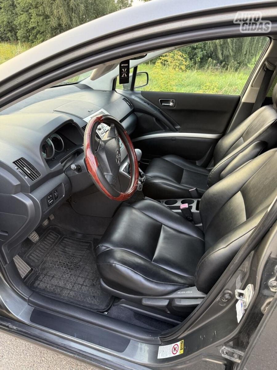 Toyota Corolla Verso 2005 Radviliškis, ar dzinēja tilpumu 2.00 L un nobraukumu 380 tūkst. km par 1550 €, foto 15 vietnē AUTOMOTO.COM.LV