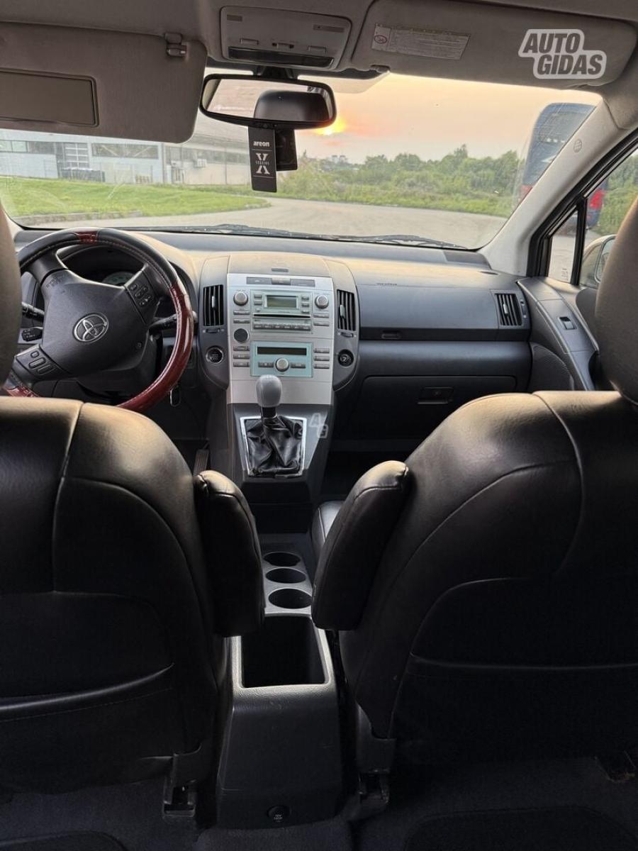 Toyota Corolla Verso 2005 Radviliškis, ar dzinēja tilpumu 2.00 L un nobraukumu 380 tūkst. km par 1550 €, foto 16 vietnē AUTOMOTO.COM.LV