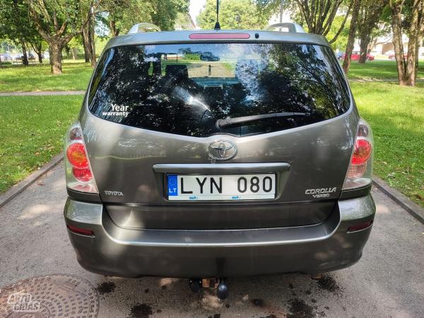 Toyota Corolla Verso 2005 in Ukmerge, with an engine capacity of 2.00 L and mileage of 316 thousand km for 1500 €, photo 8 on AUTOMOTO.COM.LV