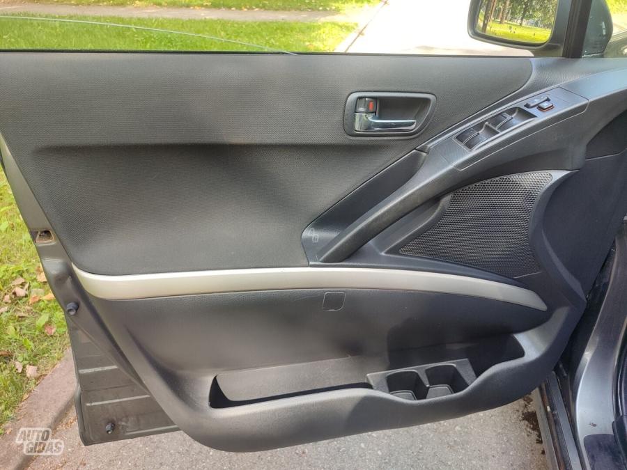 Toyota Corolla Verso 2005 Ukmergė, ar dzinēja tilpumu 2.00 L un nobraukumu 316 tūkst. km par 1500 €, foto 16 vietnē AUTOMOTO.COM.LV