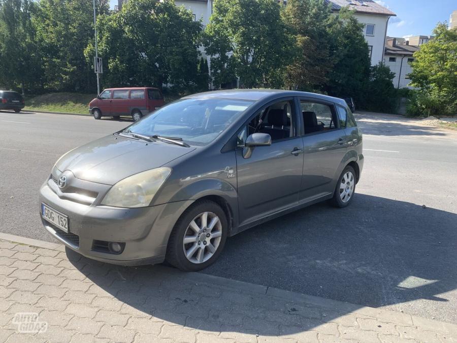 Toyota Corolla Verso 2005 Viļņa, ar dzinēja tilpumu 2.00 L un nobraukumu 250 tūkst. km par 850 €, foto 1 vietnē AUTOMOTO.COM.LV