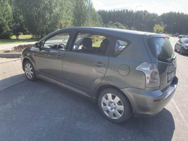 Тойота Королла Версо 2005 в Вильнюс, объемом двигателя 2.00 л и пробегом 250 тыс. км за 850 €, фото 4 на AUTOMOTO.COM.LV