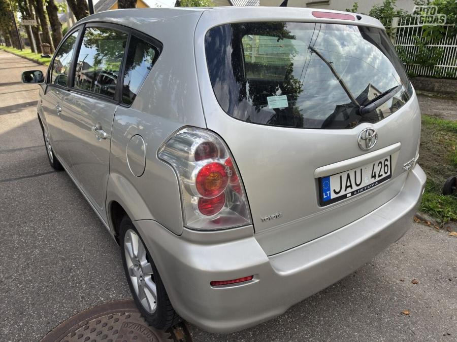 Toyota Corolla Verso 2005 Alīta, ar dzinēja tilpumu 2.00 L un nobraukumu 371 tūkst. km par 1850 €, foto 1 vietnē AUTOMOTO.COM.LV