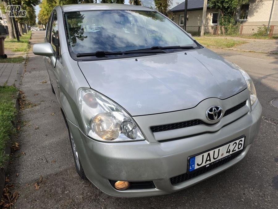 Toyota Corolla Verso 2005 Alīta, ar dzinēja tilpumu 2.00 L un nobraukumu 371 tūkst. km par 1850 €, foto 5 vietnē AUTOMOTO.COM.LV