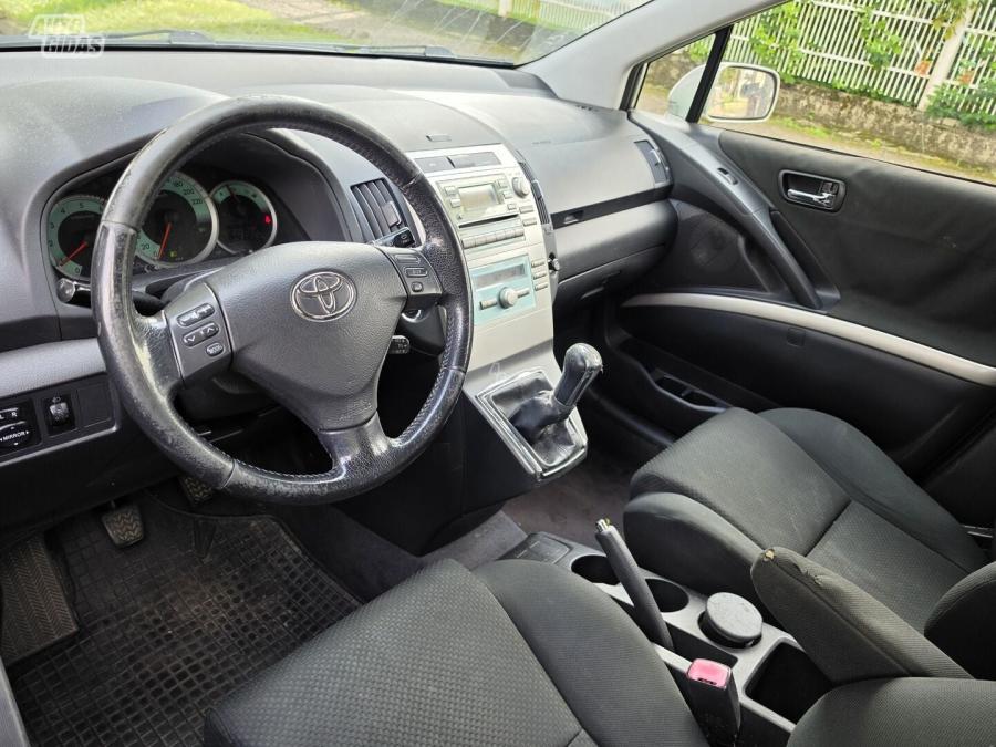 Toyota Corolla Verso 2005 Alīta, ar dzinēja tilpumu 2.00 L un nobraukumu 371 tūkst. km par 1850 €, foto 10 vietnē AUTOMOTO.COM.LV