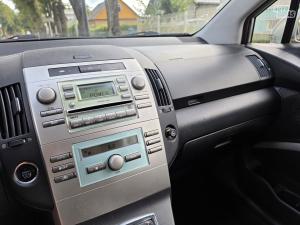 Toyota Corolla Verso 2005 Alīta, ar dzinēja tilpumu 2.00 L un nobraukumu 371 tūkst. km par 1850 €, foto 12 vietnē AUTOMOTO.COM.LV
