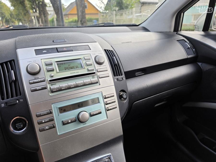 Toyota Corolla Verso 2005 Alīta, ar dzinēja tilpumu 2.00 L un nobraukumu 371 tūkst. km par 1850 €, foto 12 vietnē AUTOMOTO.COM.LV
