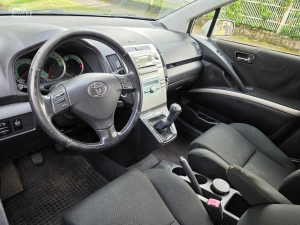 Toyota Corolla Verso 2005 Alīta, ar dzinēja tilpumu 2.00 L un nobraukumu 371 tūkst. km par 1850 €, foto 10 vietnē AUTOMOTO.COM.LV