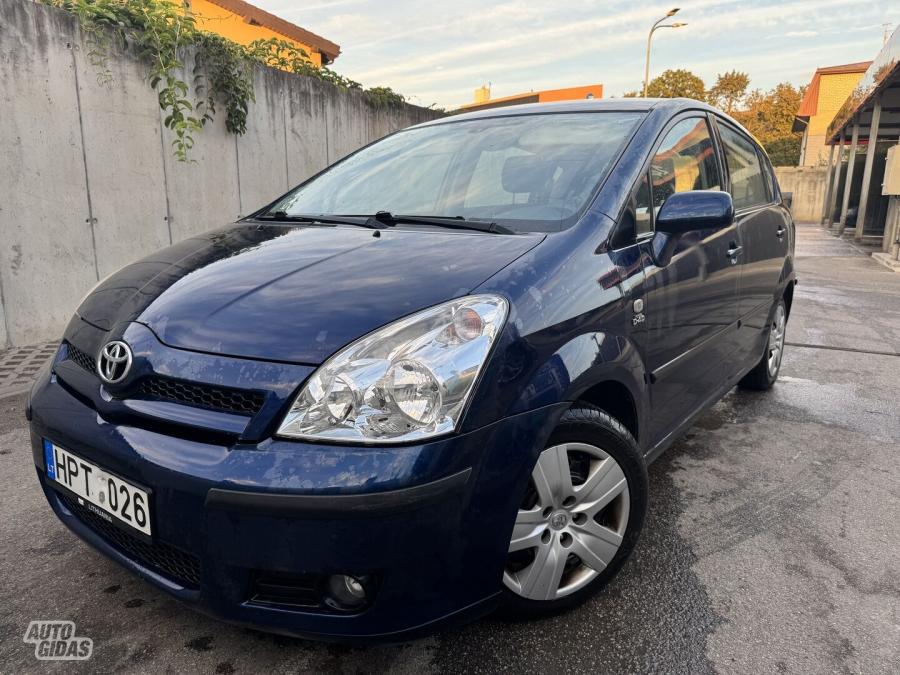 Toyota Corolla Verso 2005 Kauņa, ar dzinēja tilpumu 2.00 L un nobraukumu 300 tūkst. km par 1350 €, foto 1 vietnē AUTOMOTO.COM.LV