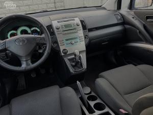 Toyota Corolla Verso 2005 Kauņa, ar dzinēja tilpumu 2.00 L un nobraukumu 300 tūkst. km par 1350 €, foto 4 vietnē AUTOMOTO.COM.LV