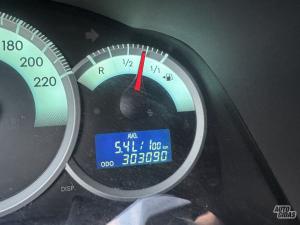 Toyota Corolla Verso 2005 Kauņa, ar dzinēja tilpumu 2.00 L un nobraukumu 300 tūkst. km par 1350 €, foto 14 vietnē AUTOMOTO.COM.LV