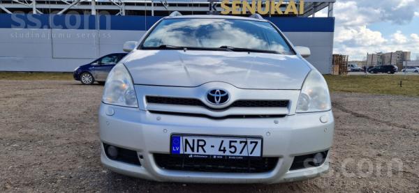 Toyota Corolla Verso 2006 in Daugavpils, with an engine capacity of 2.20 L and mileage of 262 thousand km for 3299 €, photo 8 on AUTOMOTO.COM.LV