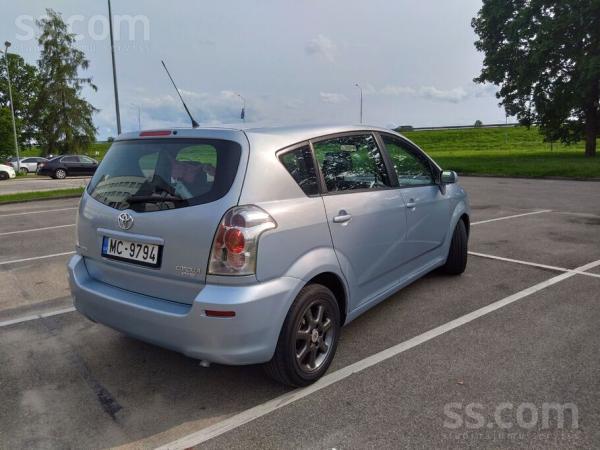 Toyota Corolla Verso 2006 Daugavpils, ar dzinēja tilpumu 1.60 L un nobraukumu 260 tūkst. km par 2750 €, foto 2 vietnē AUTOMOTO.COM.LV