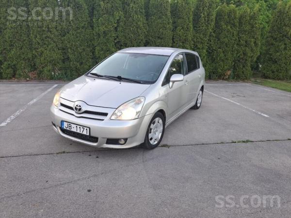 Toyota Corolla Verso 2006 in Riga, with an engine capacity of 2.20 L and mileage of 285 thousand km for 1600 €, photo 7 on AUTOMOTO.COM.LV