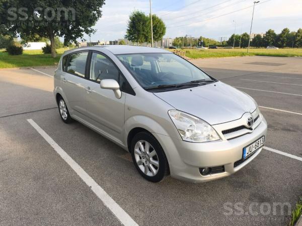 Toyota Corolla Verso 2006 in Riga, with an engine capacity of 1.80 L and mileage of 274 thousand km for 2297 €, photo 4 on AUTOMOTO.COM.LV