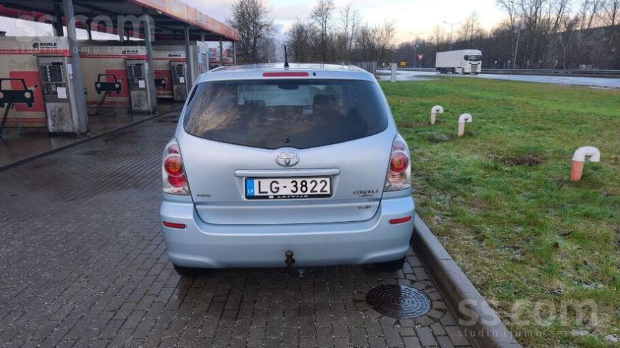 Toyota Corolla Verso 2006 Rīga, ar dzinēja tilpumu 2.20 L un nobraukumu 390 tūkst. km par 2155 €, foto 2 vietnē AUTOMOTO.COM.LV