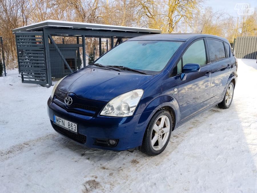 Toyota Corolla Verso 2006 Naujoji Akmenė, ar dzinēja tilpumu 2.20 L un nobraukumu 295 tūkst. km par 750 €, foto 4 vietnē AUTOMOTO.COM.LV