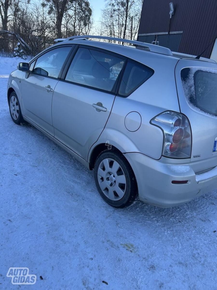 Toyota Corolla Verso 2006 in Prienai, with an engine capacity of 2.20 L and mileage of 453 thousand km for 1950 €, photo 3 on AUTOMOTO.COM.LV