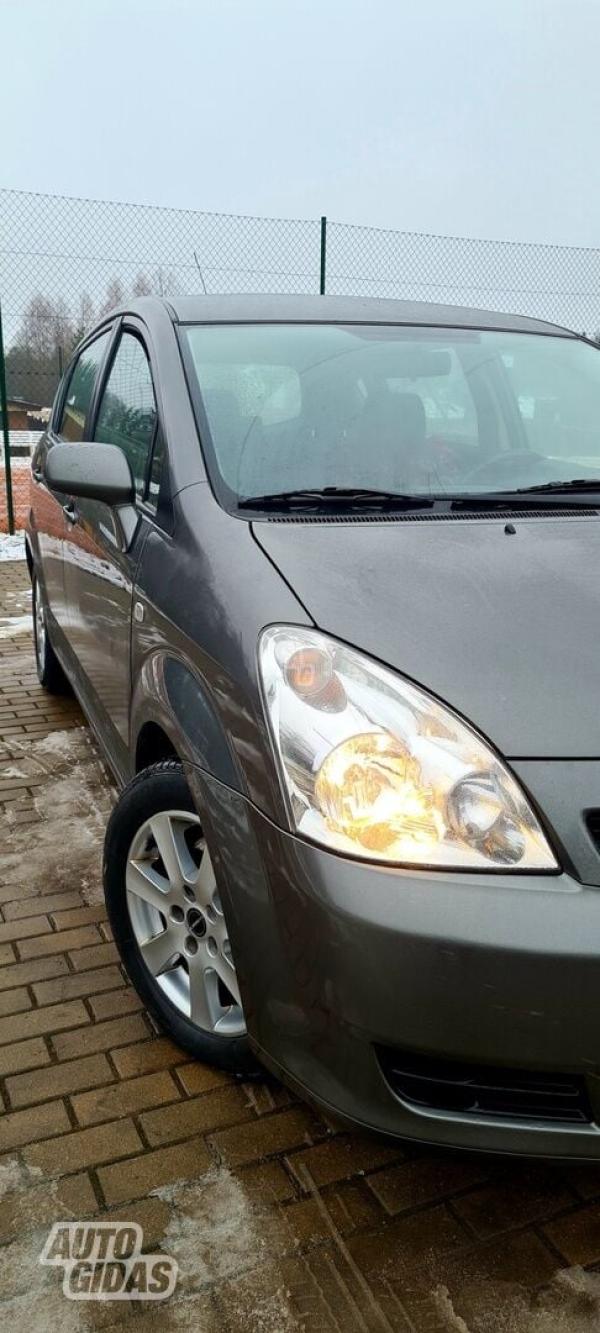 Toyota Corolla Verso 2006 Viļņa, ar dzinēja tilpumu 2.20 L un nobraukumu 218 tūkst. km par 1850 €, foto 8 vietnē AUTOMOTO.COM.LV