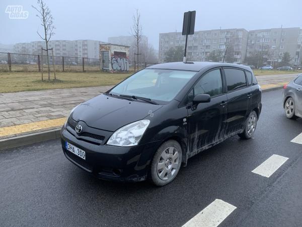Toyota Corolla Verso 2006 Viļņa, ar dzinēja tilpumu 2.00 L un nobraukumu 300 tūkst. km par 1250 €, foto 2 vietnē AUTOMOTO.COM.LV