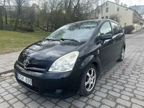 Toyota Corolla Verso 2006 in Vilnius, with an engine capacity of 2.20 L and mileage of 242 thousand km for 899 €, photo 2 on AUTOMOTO.COM.LV