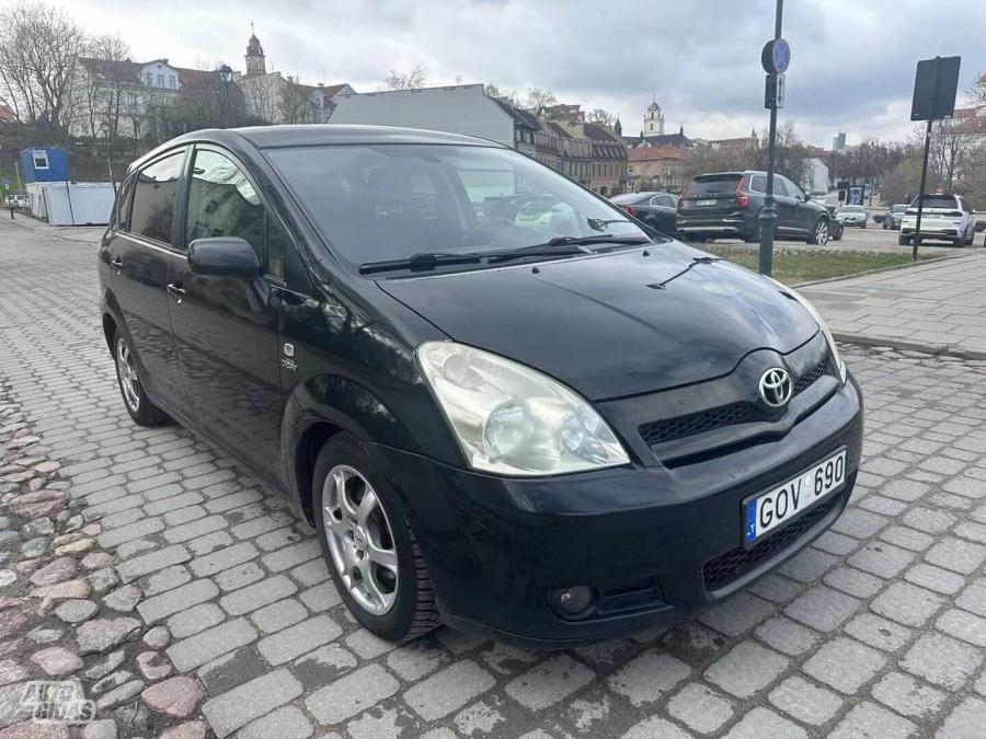 Toyota Corolla Verso 2006 Viļņa, ar dzinēja tilpumu 2.20 L un nobraukumu 242 tūkst. km par 899 €, foto 1 vietnē AUTOMOTO.COM.LV