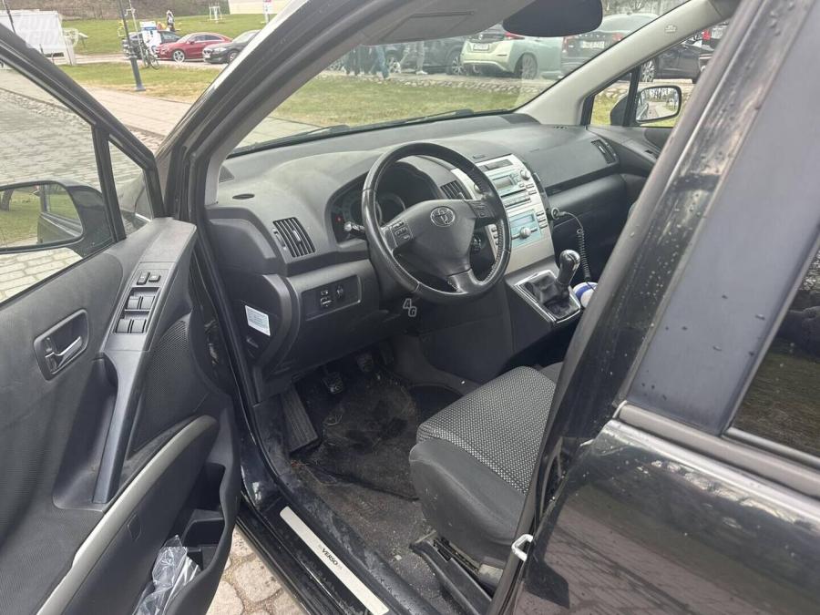 Toyota Corolla Verso 2006 Viļņa, ar dzinēja tilpumu 2.20 L un nobraukumu 242 tūkst. km par 899 €, foto 6 vietnē AUTOMOTO.COM.LV