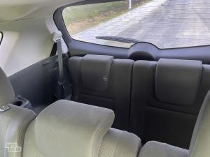 Toyota Corolla Verso 2006 Radviliškis, ar dzinēja tilpumu 2.20 L un nobraukumu 330 tūkst. km par 2500 €, foto 14 vietnē AUTOMOTO.COM.LV