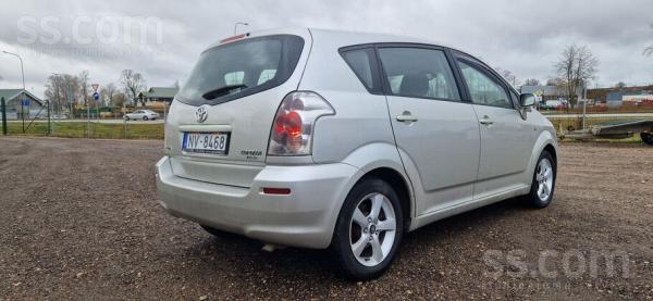 Toyota Corolla Verso 2006 Daugavpils, ar dzinēja tilpumu 2.00 L un nobraukumu 293 tūkst. km par 2900 €, foto 5 vietnē AUTOMOTO.COM.LV