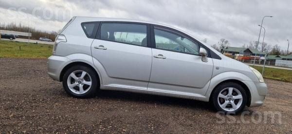 Toyota Corolla Verso 2006 Daugavpils, ar dzinēja tilpumu 2.00 L un nobraukumu 293 tūkst. km par 2900 €, foto 6 vietnē AUTOMOTO.COM.LV