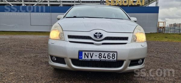 Toyota Corolla Verso 2006 in Daugavpils, with an engine capacity of 2.00 L and mileage of 293 thousand km for 2900 €, photo 8 on AUTOMOTO.COM.LV