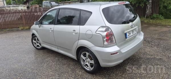 Toyota Corolla Verso 2006 in Valka, with an engine capacity of 2.20 L and mileage of 400 thousand km for 1250 €, photo 2 on AUTOMOTO.COM.LV