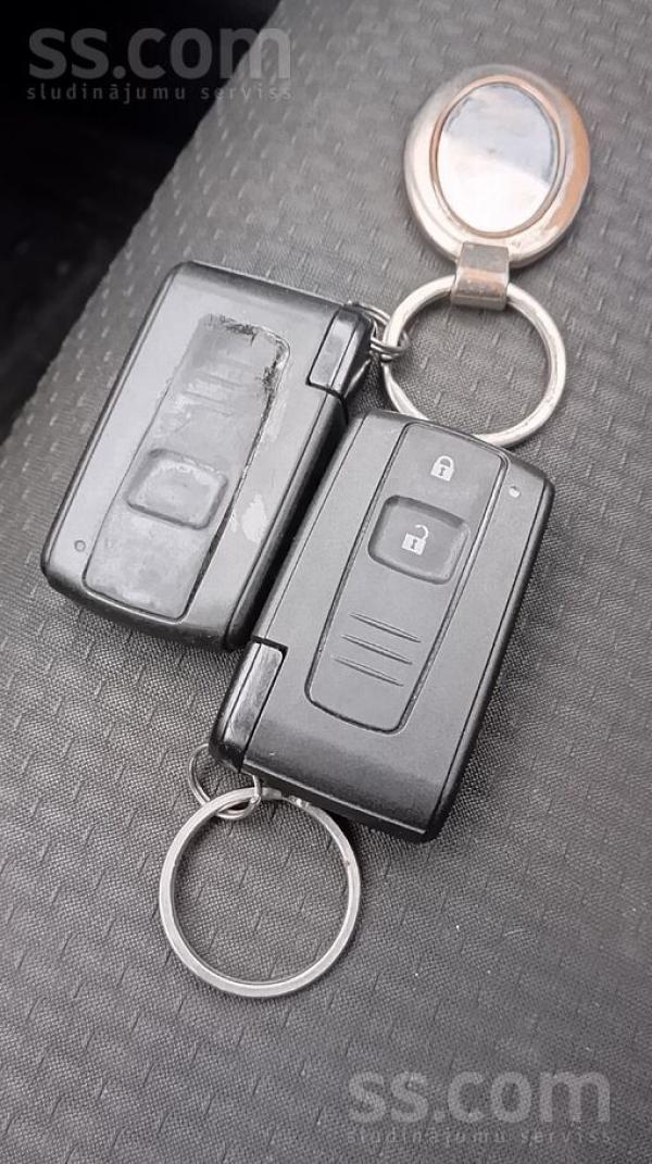 Toyota Corolla Verso 2006 Ludza, ar dzinēja tilpumu 2.20 L un nobraukumu 310 tūkst. km par 2000 €, foto 10 vietnē AUTOMOTO.COM.LV