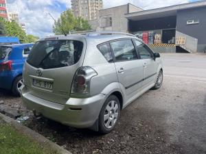 Toyota Corolla Verso 2006 Kauņa, ar dzinēja tilpumu 2.20 L un nobraukumu 310 tūkst. km par 1250 €, foto 3 vietnē AUTOMOTO.COM.LV