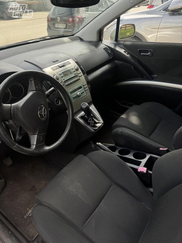 Toyota Corolla Verso 2006 Kauņa, ar dzinēja tilpumu 2.20 L un nobraukumu 310 tūkst. km par 1250 €, foto 3 vietnē AUTOMOTO.COM.LV