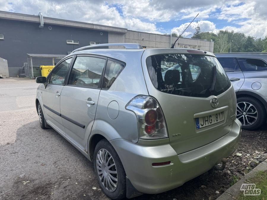 Toyota Corolla Verso 2006 Kauņa, ar dzinēja tilpumu 2.20 L un nobraukumu 310 tūkst. km par 1250 €, foto 7 vietnē AUTOMOTO.COM.LV